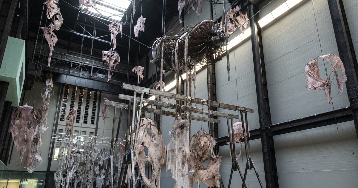 Mire Lee's 'Open Wound' inspires awe and terror in equal measure | Tina ...